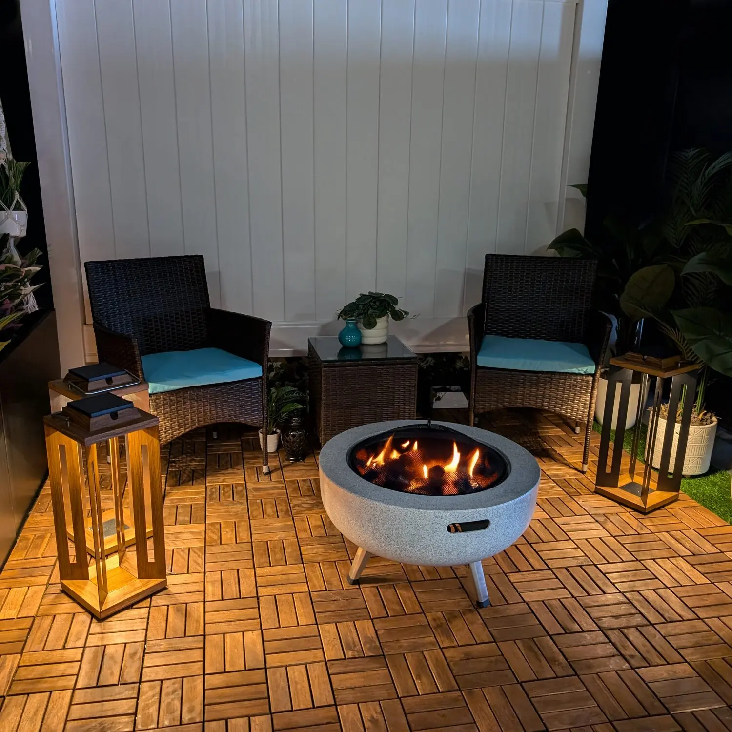 Roswell Modern Solar Path Light | Brilliance Outdoor